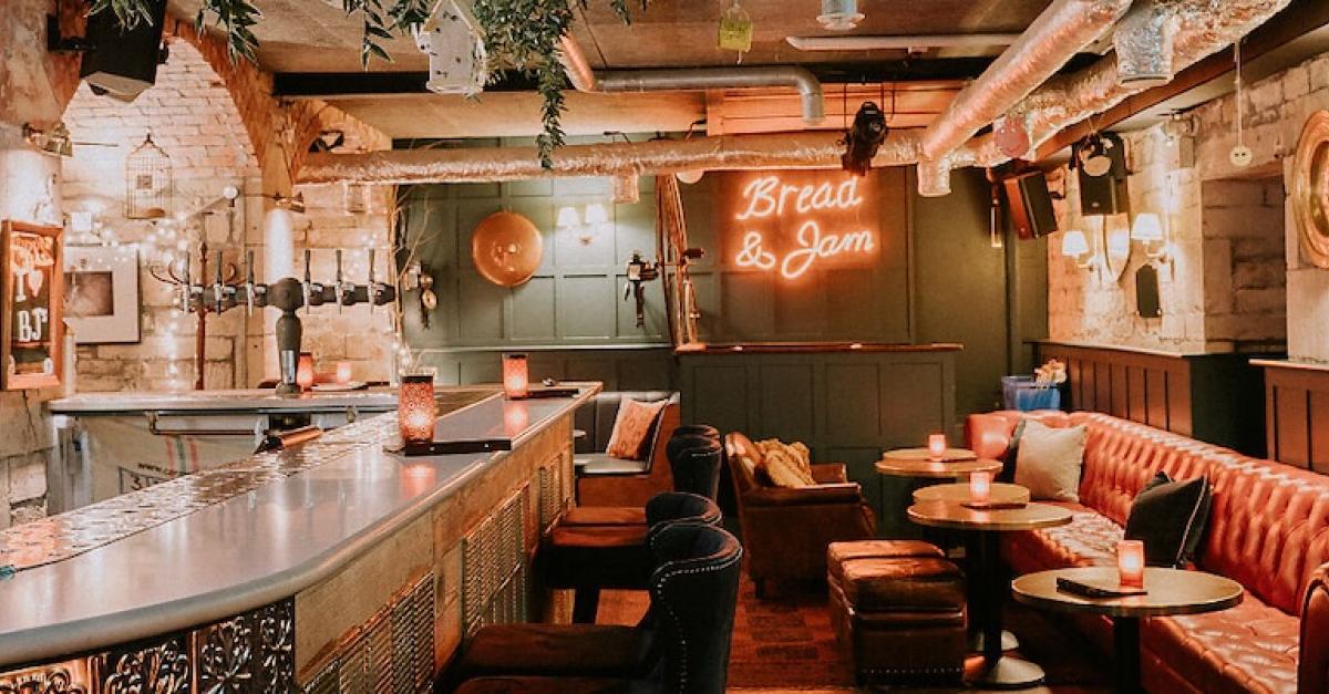 Walcot House | nearfield