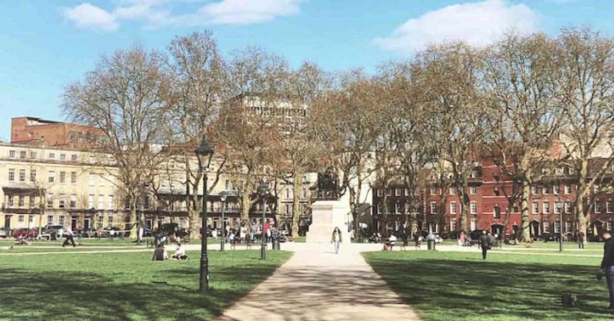 Queen Square | nearfield